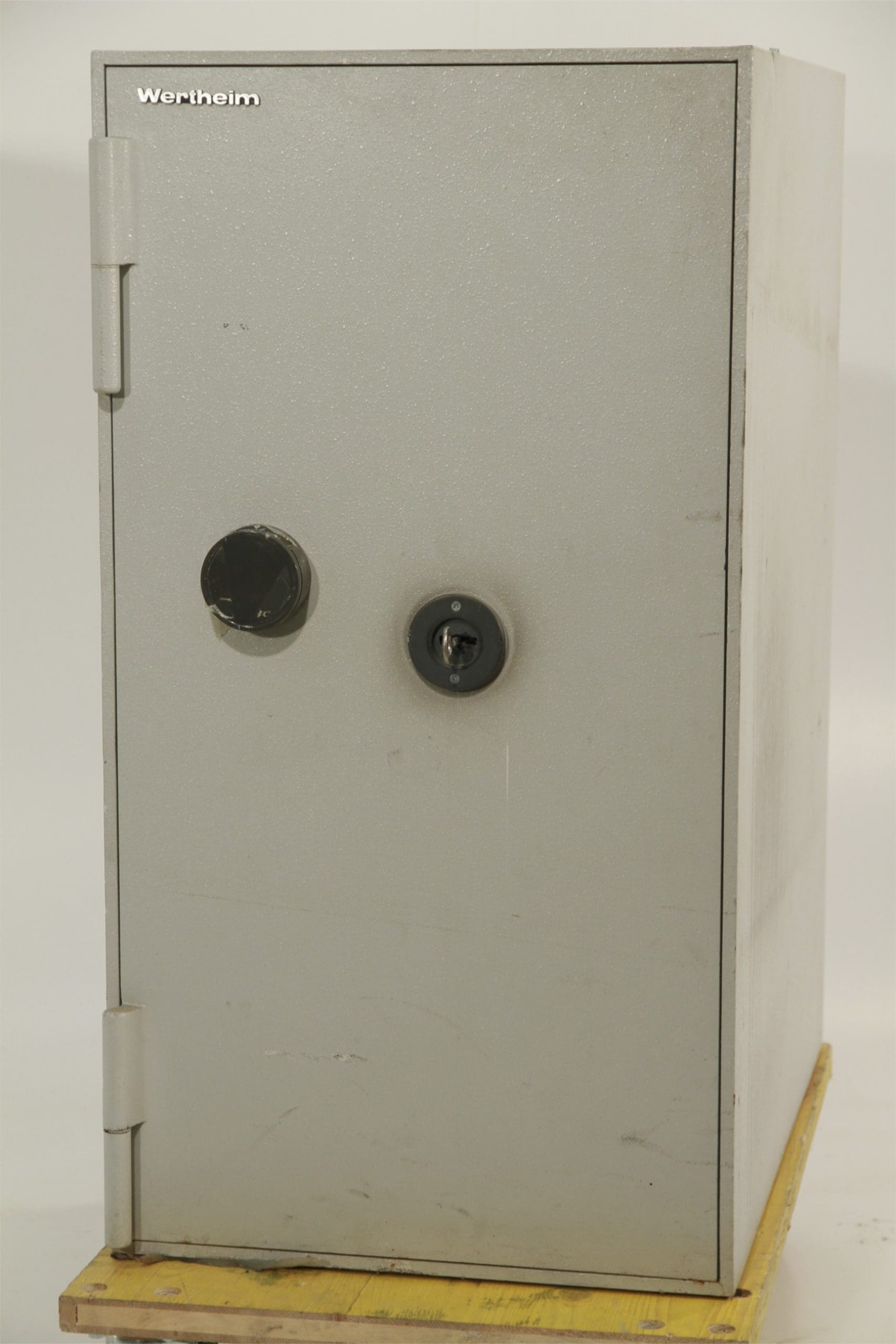 Safe Wertheim - Requisitenverleih - bombastic.at